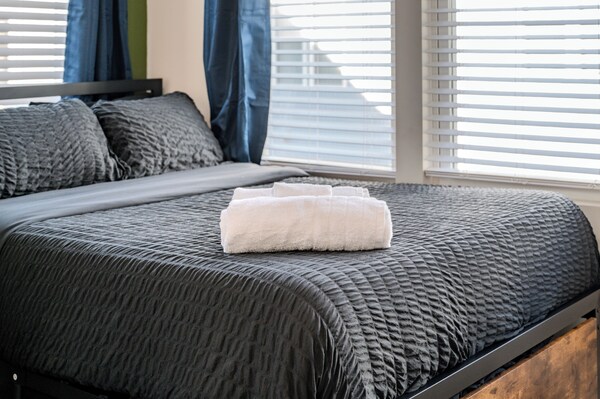 Luxe King 4br Townhouse In Uptown Clt - Charlotte