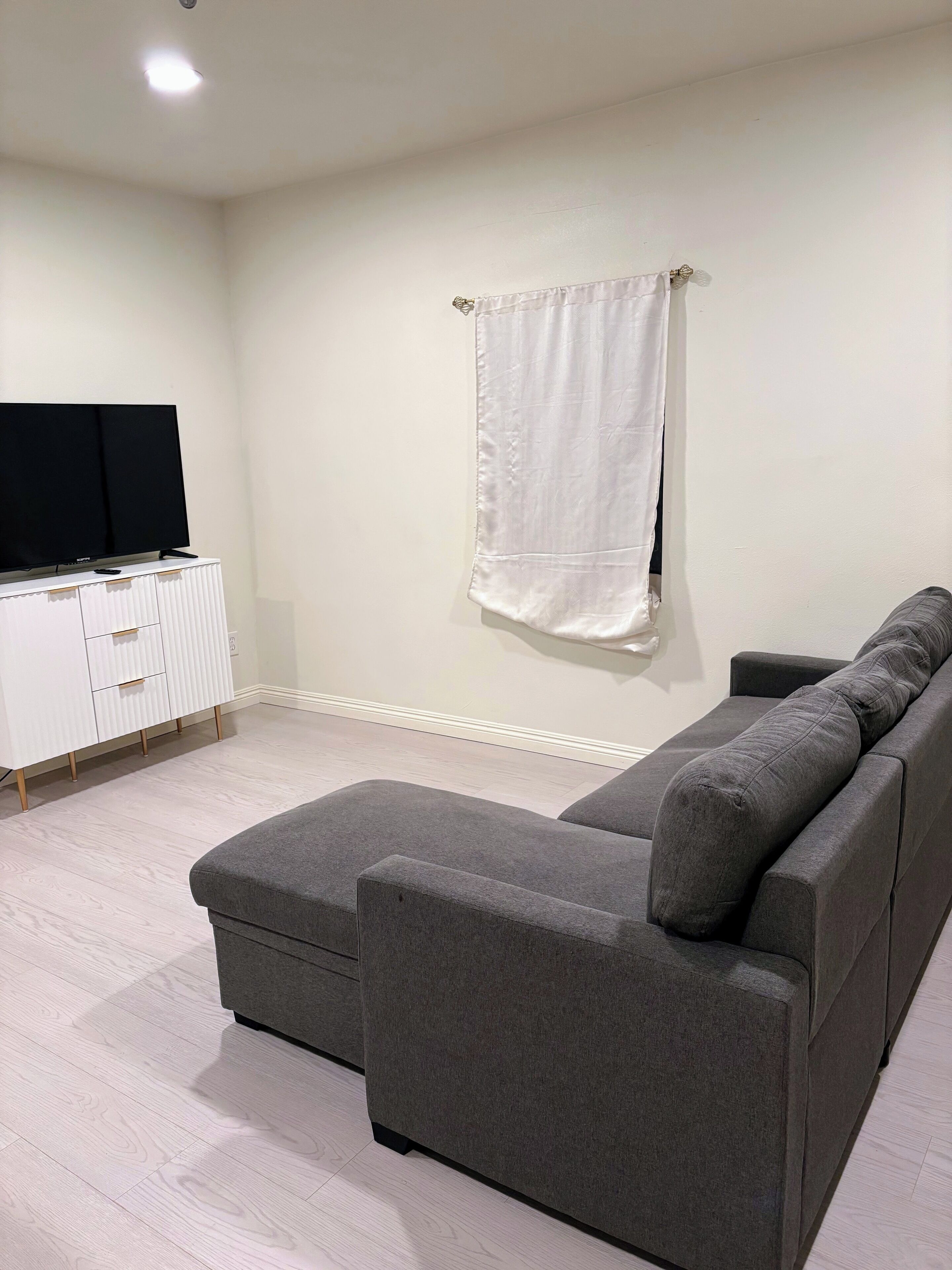 Charming 2-bedroom Cottage Near City Hall - Claremont, CA