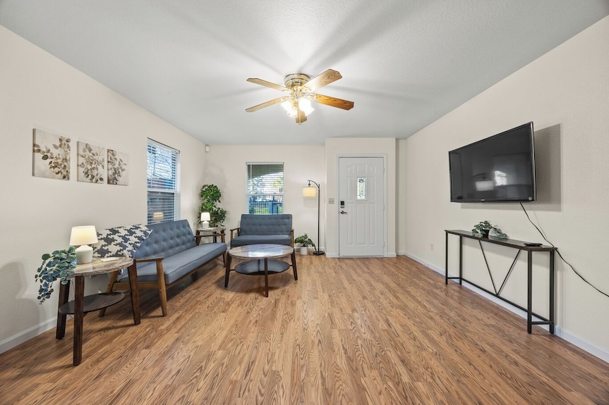 5br/3ba Single Story - Near Dt Sac, Ucd & Sutter - Sacramento, CA