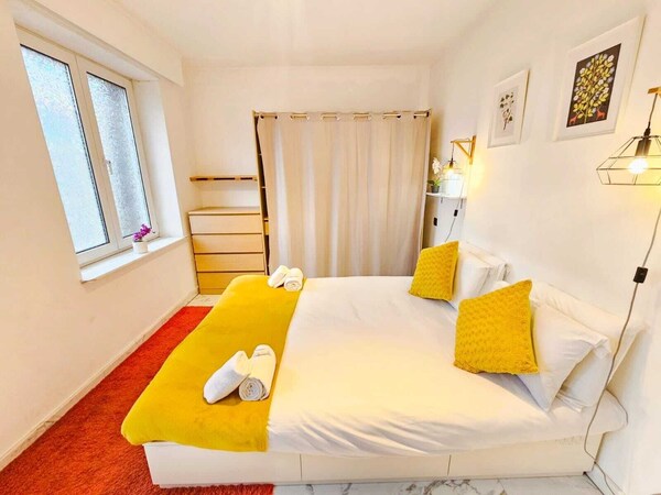 Smart Retreat Next To Luxembourg Station - Luxembourg