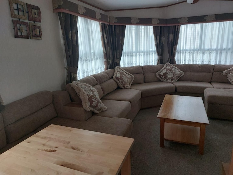 Cosy Caravan With Side Decking At Felixstowe Beach Holiday Park Ref 55012sw - Felixstowe