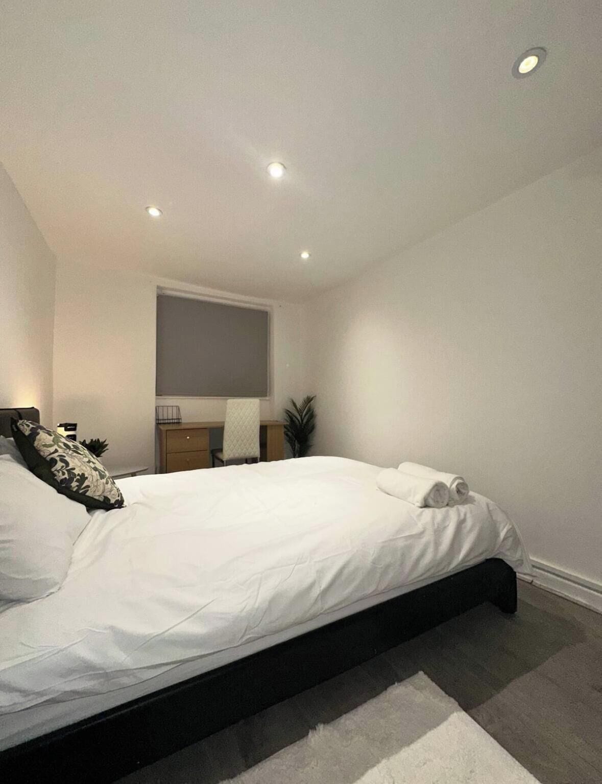 Quiet Kings Cross Flat  Steps From The Station - London