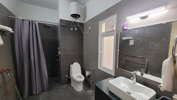 Quarto casal luxo | Banheiro