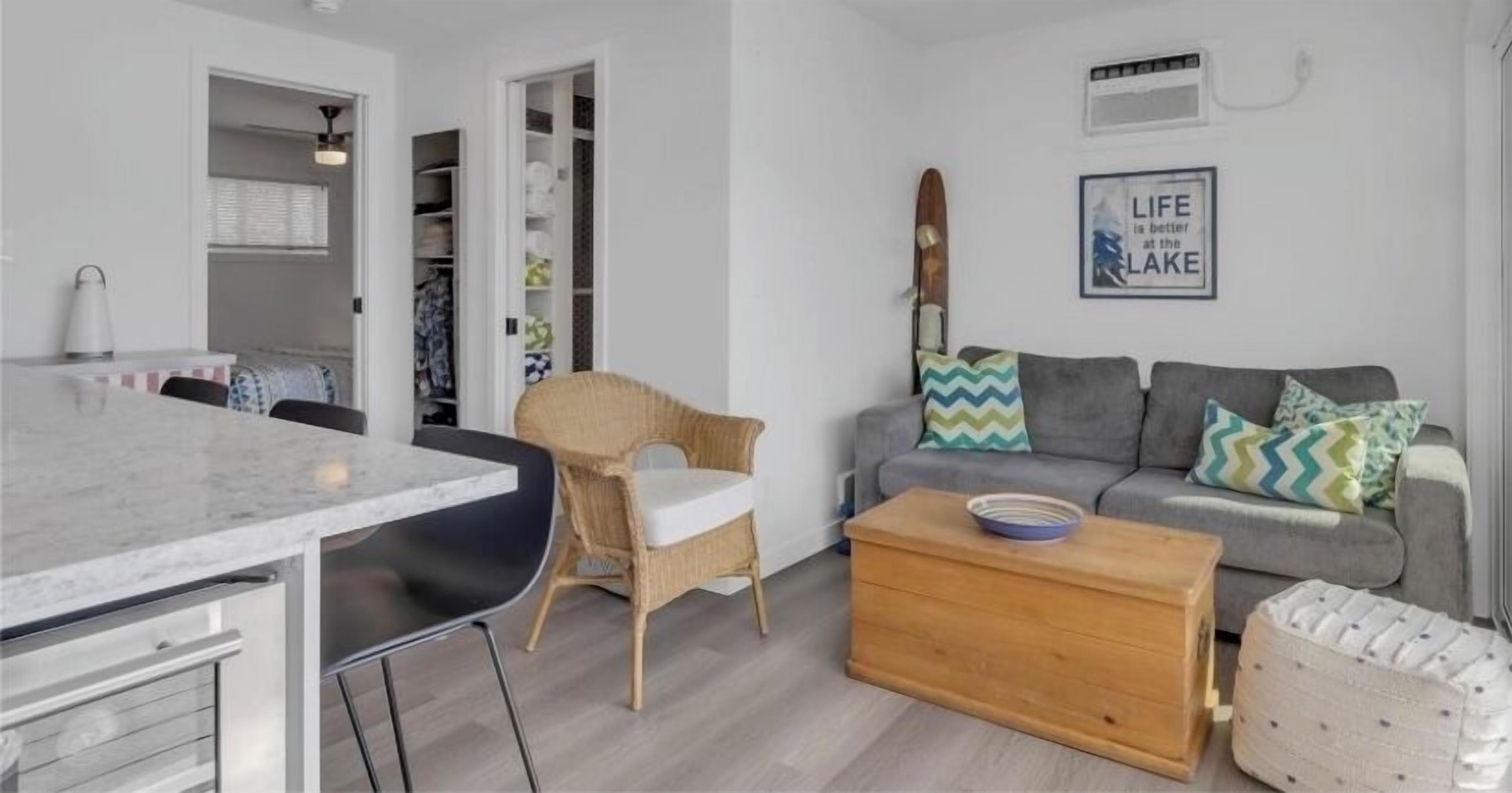 Seclusion Bay Resort 12. Luxury Lakeside Escape, Beachfront Okanagan. Wow! - British Columbia