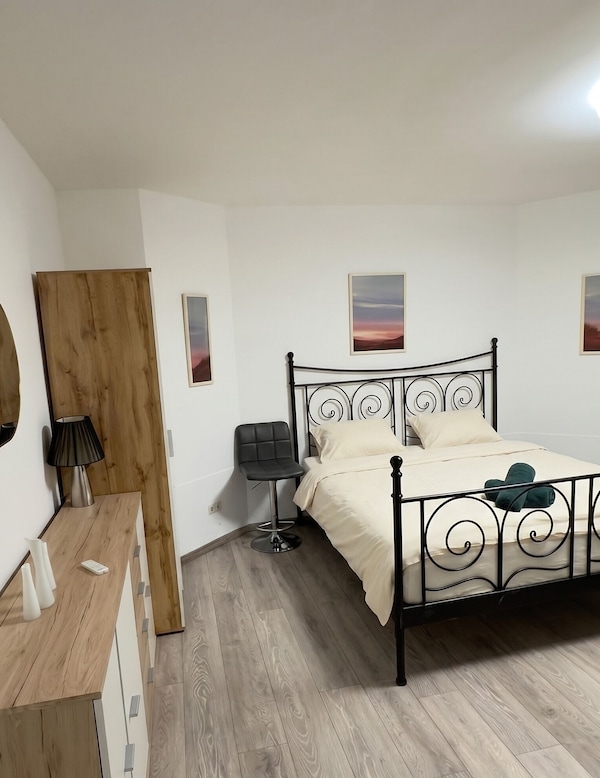Spacious Garden Villa | 16 Guests - Wien