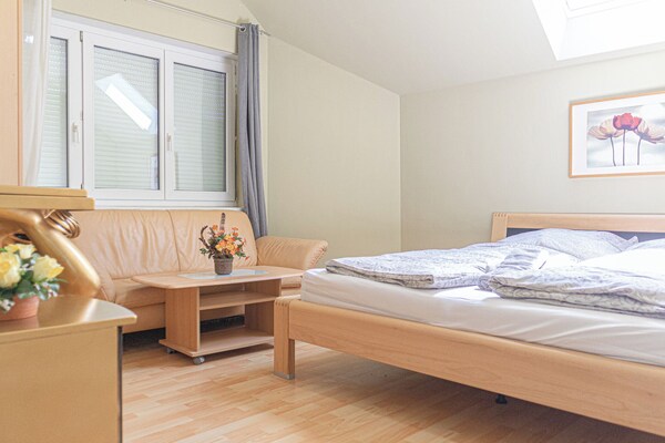 Spacious Garden Villa | 16 Guests - Wien