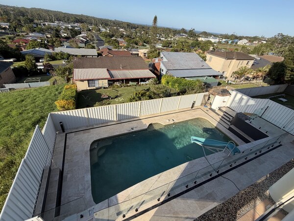 Family Coastal Retreat With Pool And Balcony Views - Woolgoolga