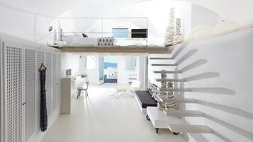 Villa de Luxo, vista para o mar | Secretária, ferro/tábua de engomar, Wi-fi grátis