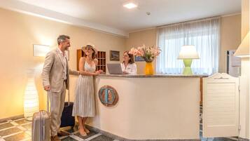 Apartamento, 1 quarto, sacada, vista para a cidade | Saguão