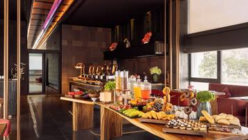 Pequeno-almoço tipo buffet diário incluído