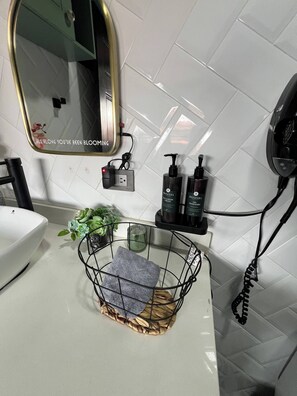 Apartamento, 1 quarto, Vista para a cidade | Casa de banho