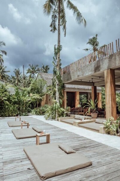 Surfing Temple Boutique Hotel