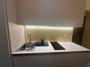 Apartamento (1 Bedroom) | Cozinha privada | Micro-ondas, máquina de café expresso, chaleira elétrica