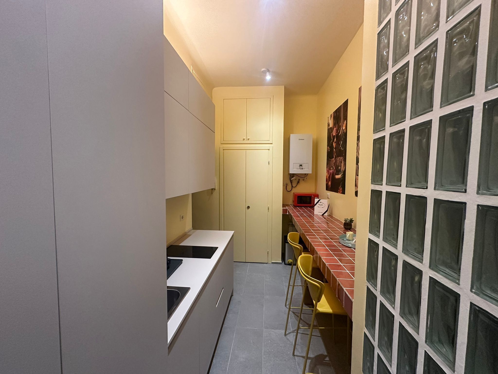 Apartamento (1 Bedroom) | Cozinha privada | Um micro-ondas, uma máquina de café expresso, uma chaleira elétrica 