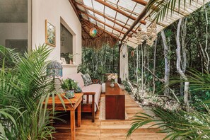 Vila, vários quartos, piscina particular, vista para o jardim | Jardim