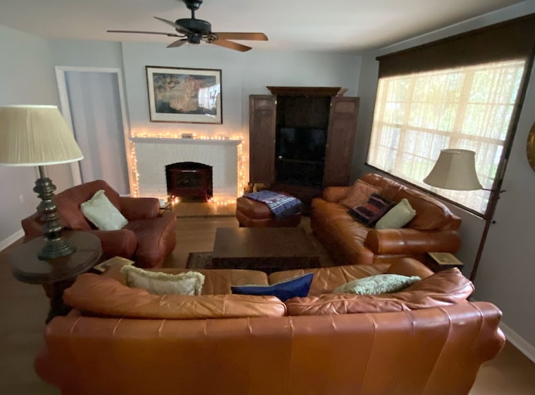 Spacious Downtown 3-bedroom Home With Workspace, Parking & Sleeps 6 - Stephen Foster Folk Culture Center State Park, White Springs