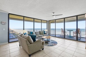 Condo, várias camas (Ebb Tide 407) | Área de estar