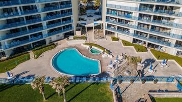 Apartamento em Condomínio Fechado, várias camas (Ebb Tide 407) | Piscina | Uma piscina aquecida