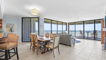 Apartamento em Condomínio Fechado, várias camas (Ebb Tide 407) | Interior