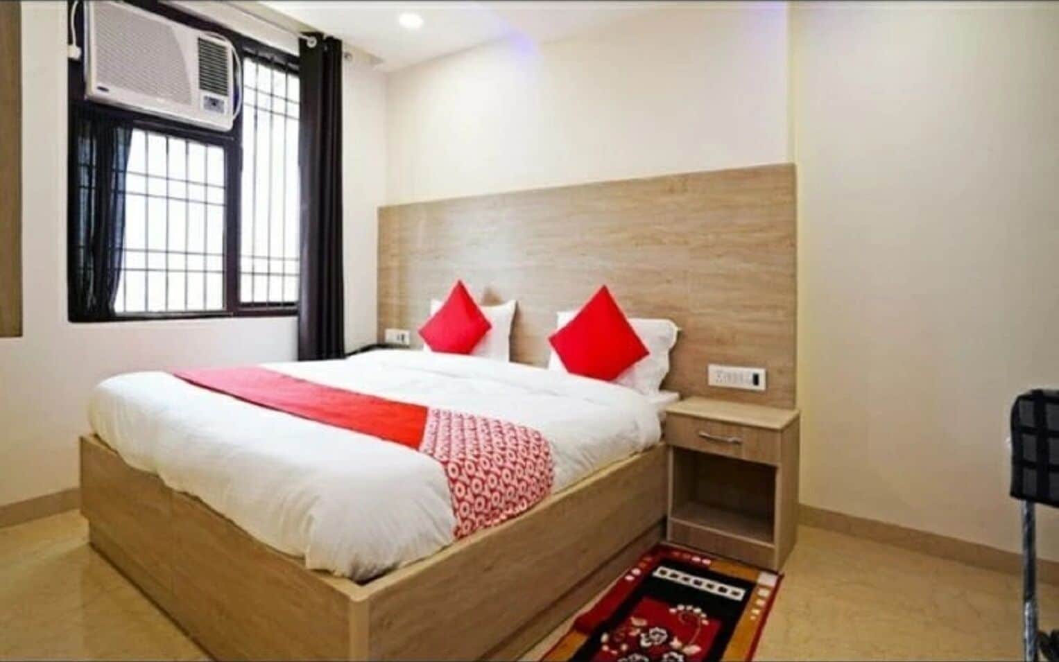 Quarto casal econômico | Roupas de cama premium, edredons de pluma