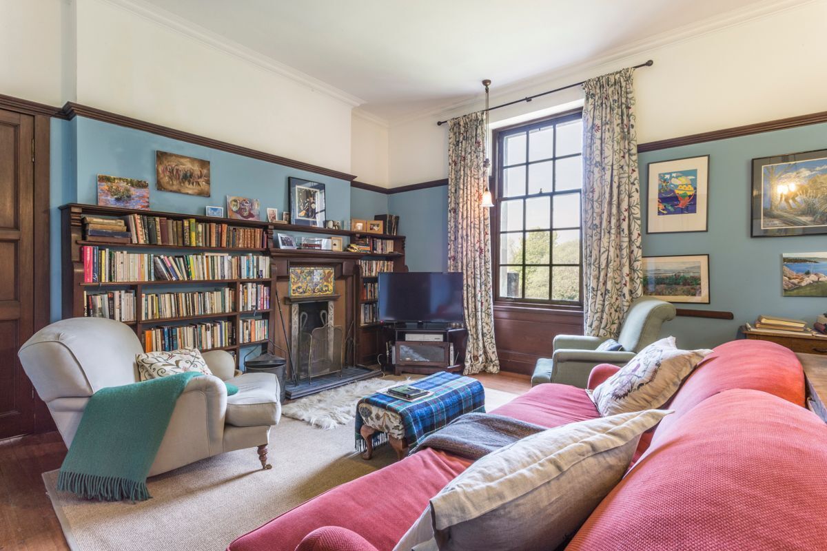 Loch Lomond Manor - Six Bedroom Villa, Sleeps 10 - Balloch