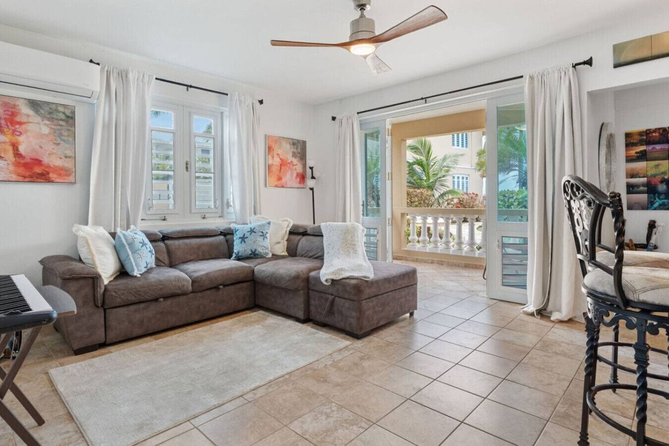 Beachfront Condo At Ocean View Castle  Apt 2 - Rincón