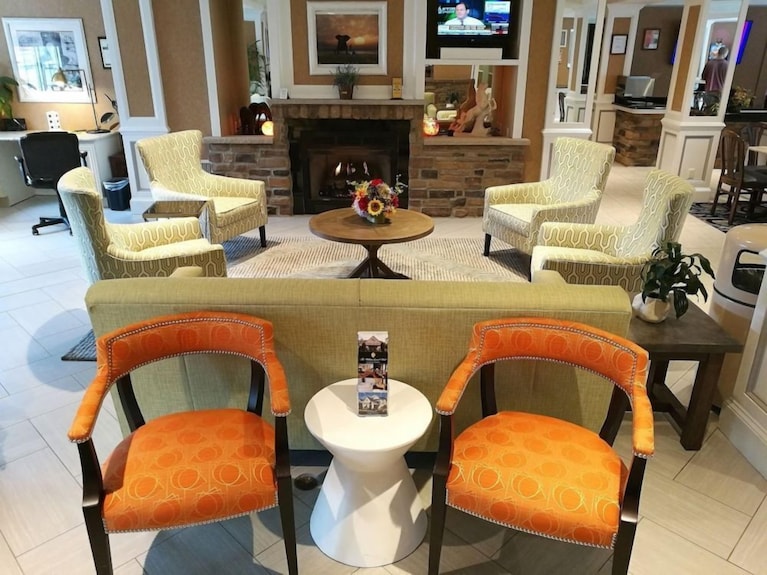 Wilshire Grand Hotel Vibrant Studio W Garden View - Lincoln Park, NJ