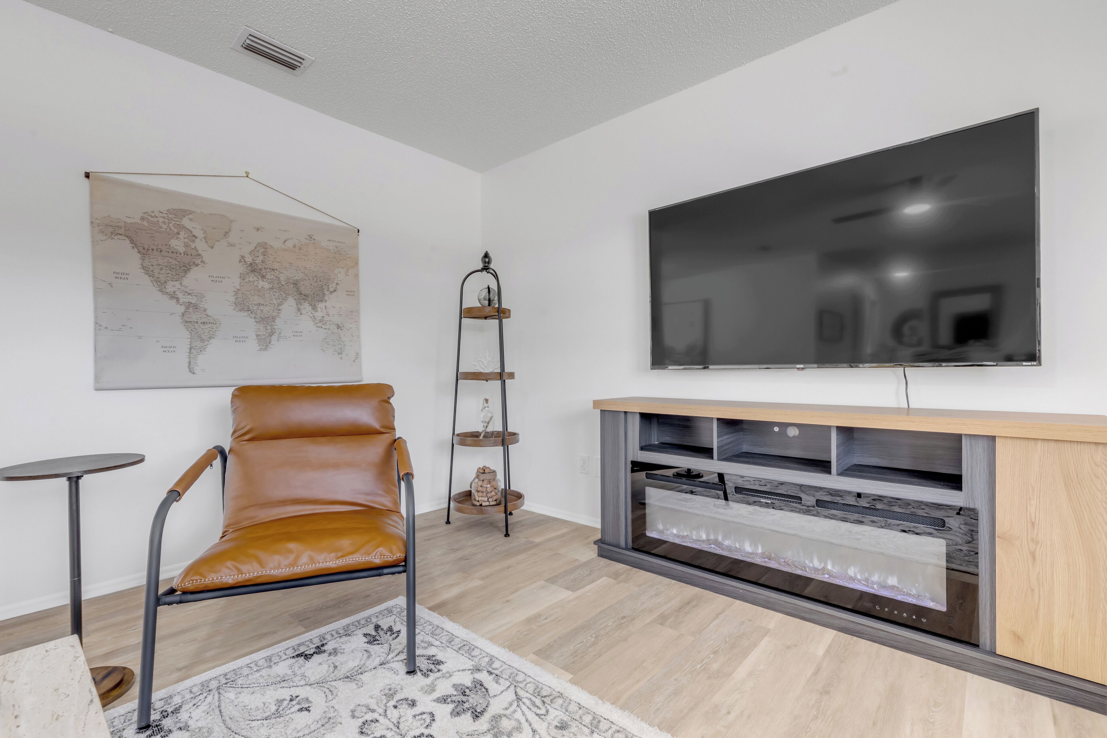 Blue Door River House - Fenced Yard & Pet Friendly - Steps To The Icw - Edgewater, FL