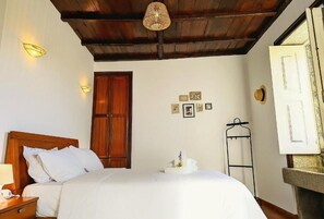 Quarto Duplo Deluxe, varanda, vista para o jardim | Wi-fi grátis 