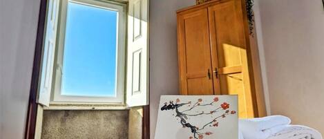 Quarto Duplo ou Twin Comfort, vista para o jardim | Wi-fi grátis