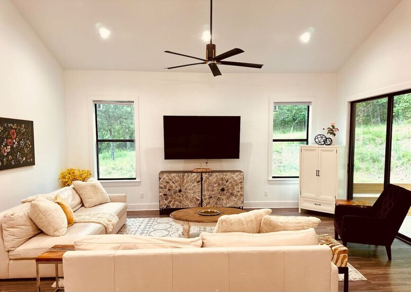 Deluxe Fun House - Pet Friendly - Hot Springs, AR
