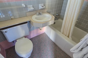 Artigos de higiene pessoal grátis, um secador de cabelo