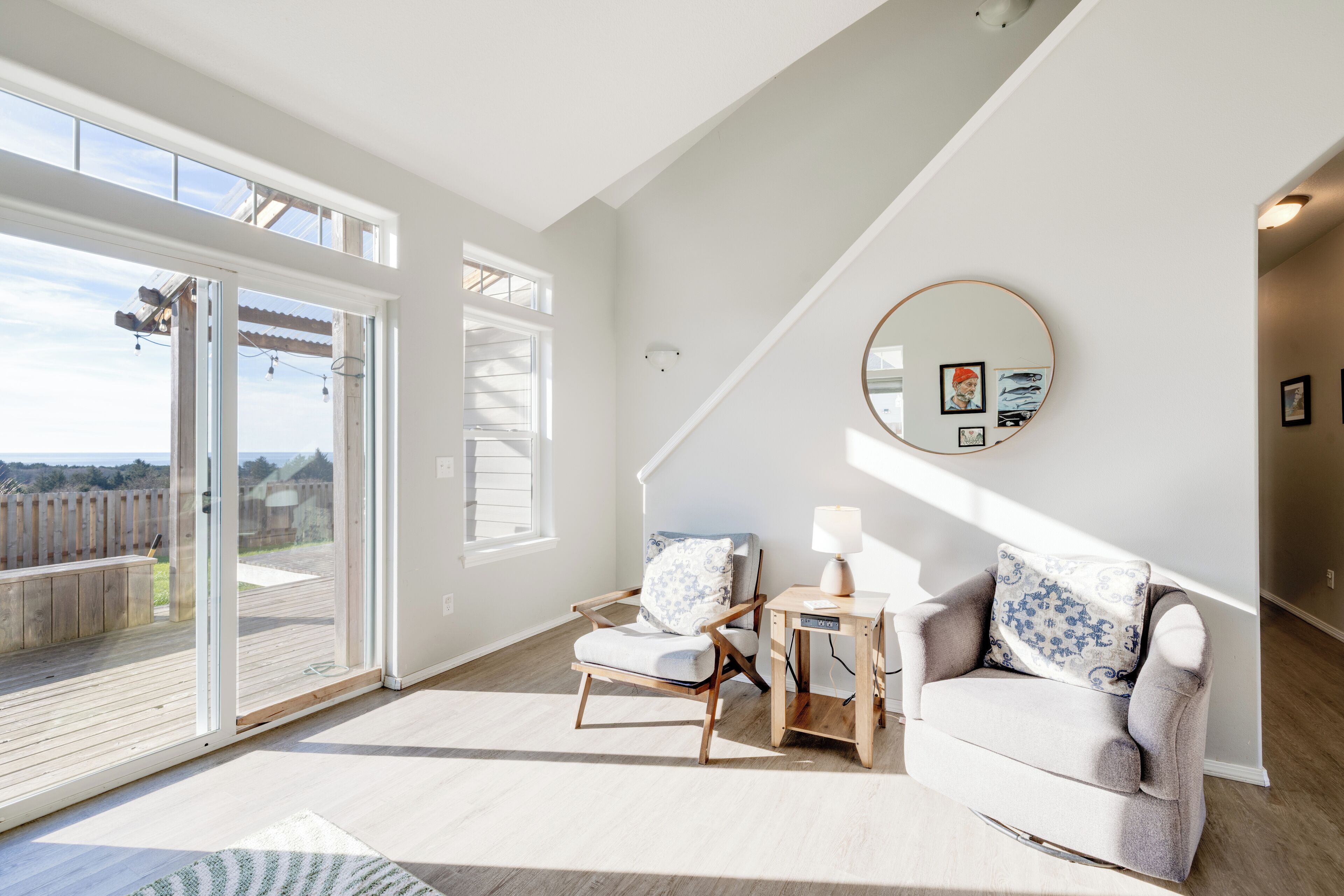 Valhalla Vista-views, Hot Tub, Cute & Modern - Neskowin, OR