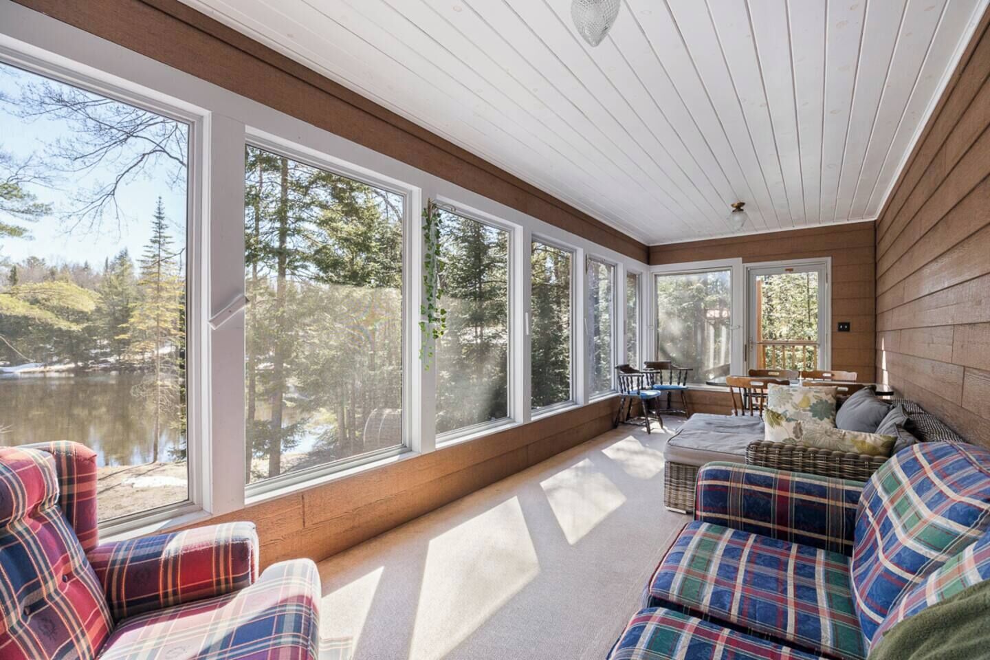 Lakeside Memories Await At Trenanthia's Woody - Bracebridge