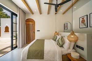 Vila luxo, 2 quartos, varanda, vista para a piscina | Roupas de cama de algodão egípcio, roupas de cama premium