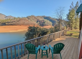 Casa de campo, 2 quartos, ar-condicionado, vista para o lago | Área da propriedade