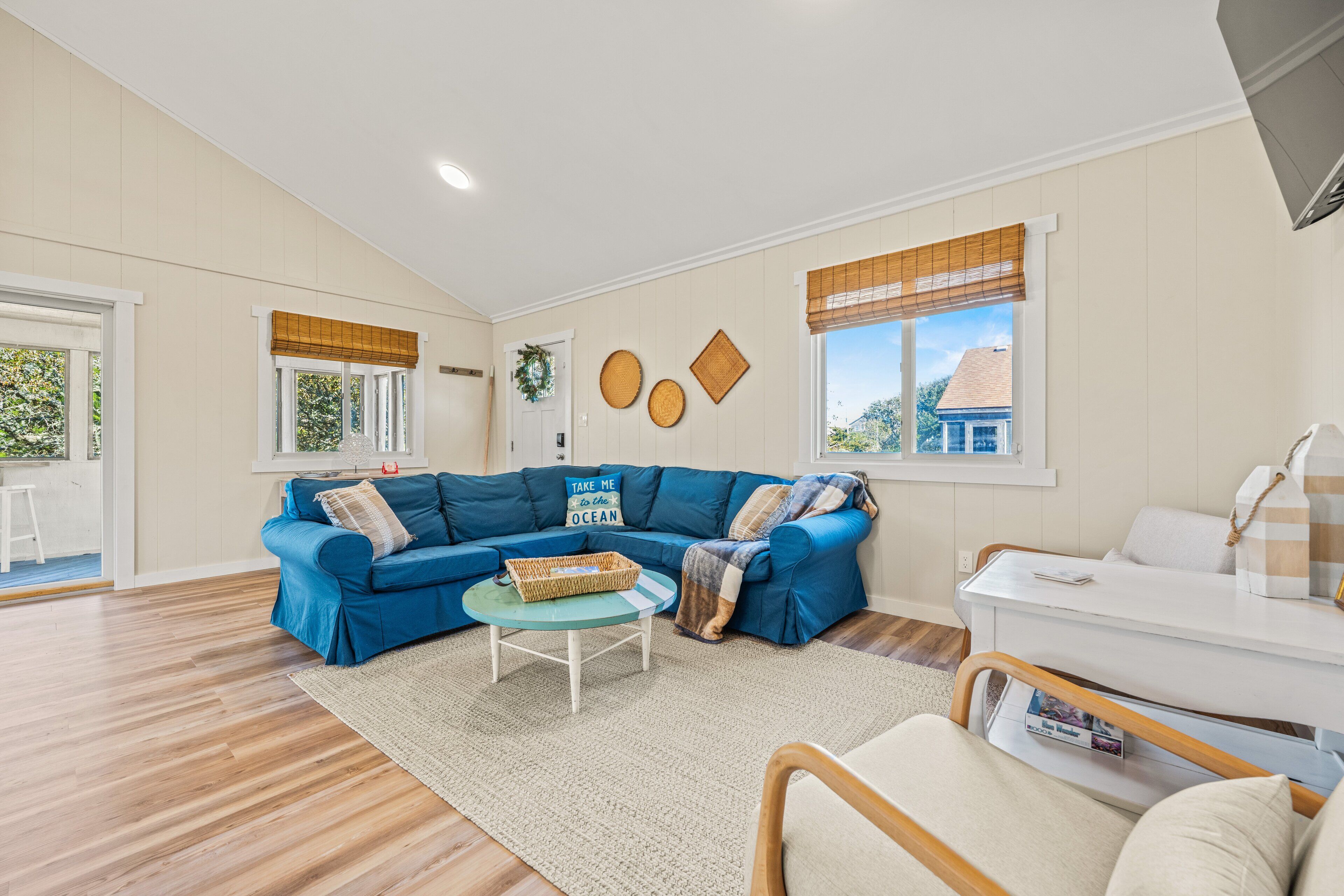 Buxton Beach House: Screened Porch With Bar, Outdoor Shower, & King Suite - Buxton, NC