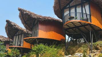 Escrivaninha, espaço de trabalho para notebook, Wi-Fi de cortesia