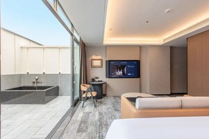 Quarto triplo superluxo, vista para a cidade | Parte interna