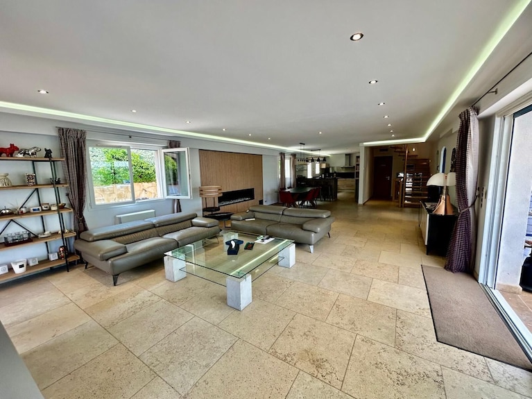 Detached Villa With Swimming Pool In A Quiet Area - Antibes