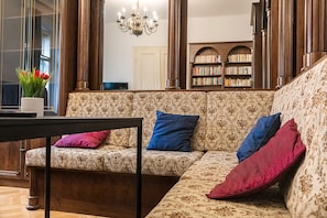 Apartamento Básico | Sala de estar