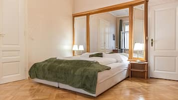 Quarto básico | Ferros/tábuas de passar roupa, Wi-Fi de cortesia