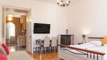 Quarto básico | Ferros/tábuas de passar roupa, Wi-Fi de cortesia