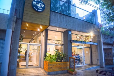 Pormenores do exterior. Casa Be Suites