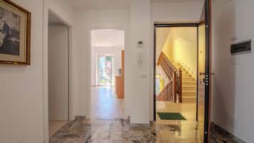 Entrada (vista interior)