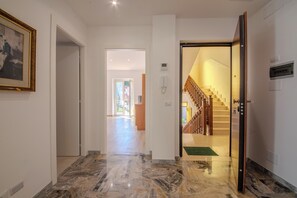 Entrada (vista interior)