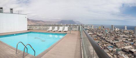 Apartamento Básico, varanda, Vista para a cidade | Piscina