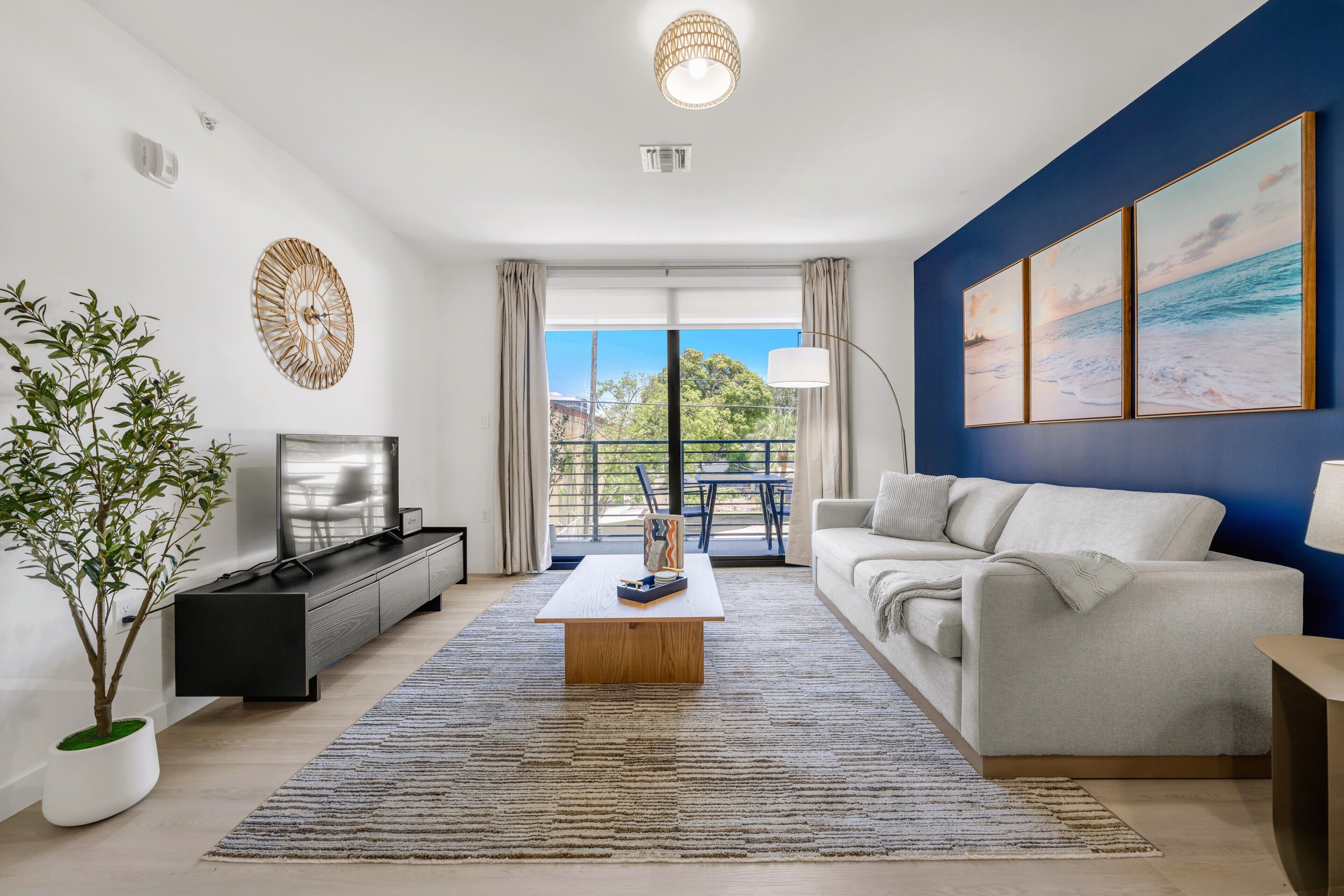 New Spacious 3 Bedroom Apt With Rooftop Pool 2 Parking - Plantation, FL