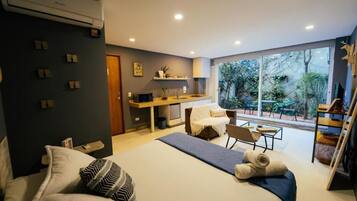 Suite, varanda, vista para o pátio | Wi-fi grátis