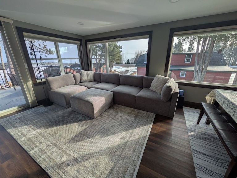 Harbor View Sanctuary Suite, Luxury Three Bedroom 2.5 Bath On Lake Superior. - Duluth, MN